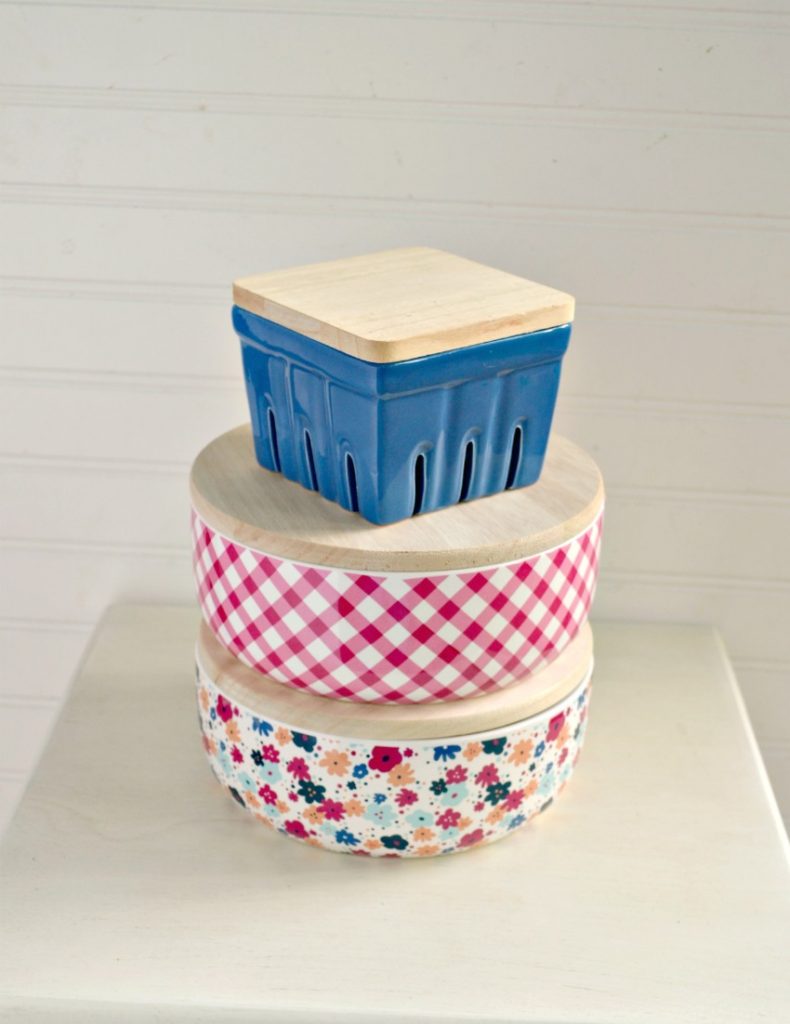 Stenciled Food Storage Containers {Handmade Gift Idea} - The Cards We Drew